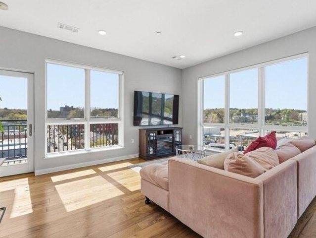 condo with 3 bedroom, Boston MA ES103495352
