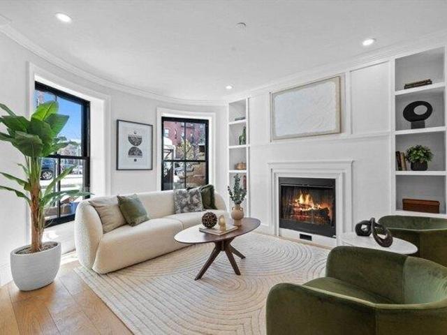 condo with 3 bedroom, Boston MA ES103496911