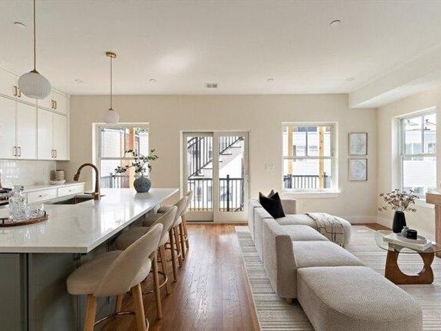 condo with 3 bedroom, Boston MA ES103887188
