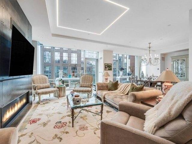 condo with 3 bedroom, Boston MA ES103074170