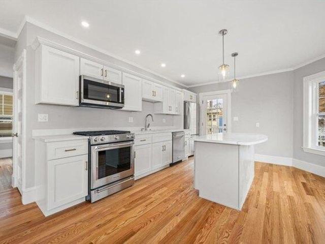 condo with 3 bedroom, Boston MA ES103125209