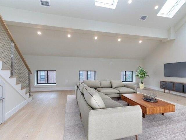 condo with 3 bedroom, Boston MA ES103127590