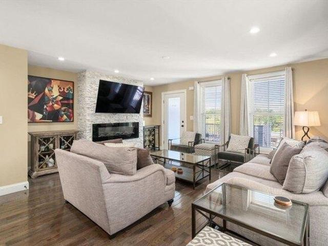 condo with 3 bedroom, Boston MA ES103127248