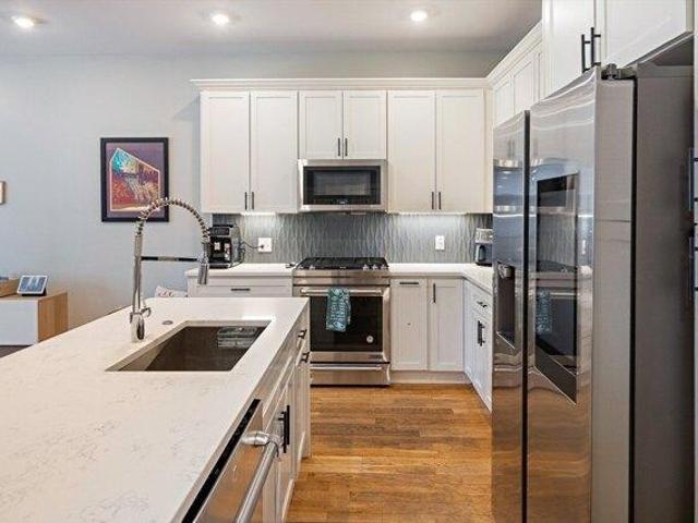 condo with 3 bedroom, Boston MA ES103186475