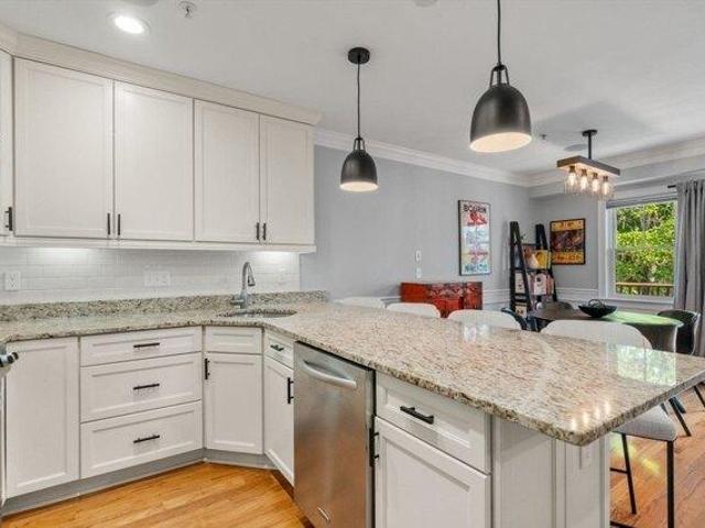 condo with 3 bedroom, Boston MA ES103190390