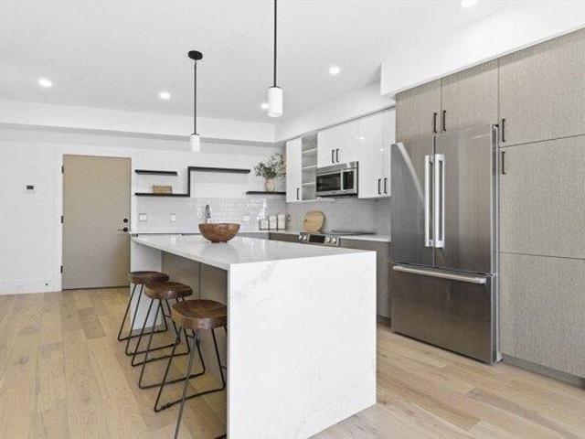 condo with 3 bedroom, Boston MA ES103222429