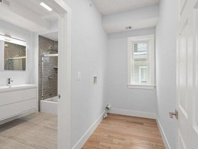 condo with 3 bedroom, Boston MA ES104511019