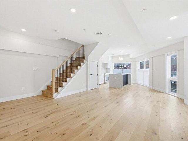 condo with 3 bedroom, Boston MA ES104715491