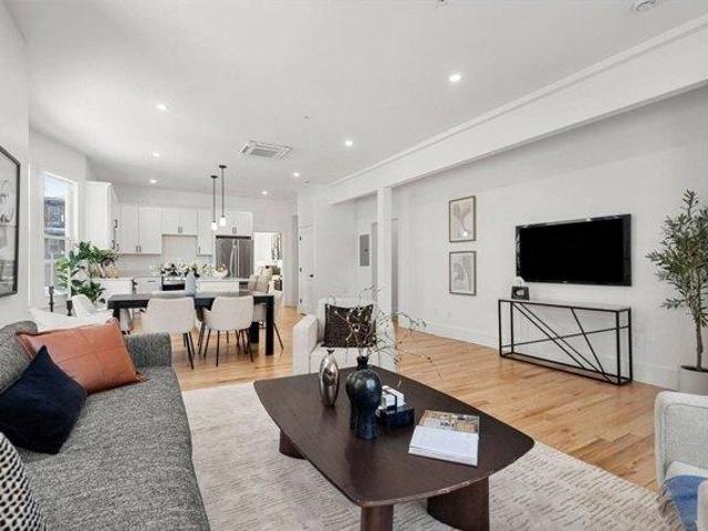 condo with 3 bedroom, Boston MA ES104789236