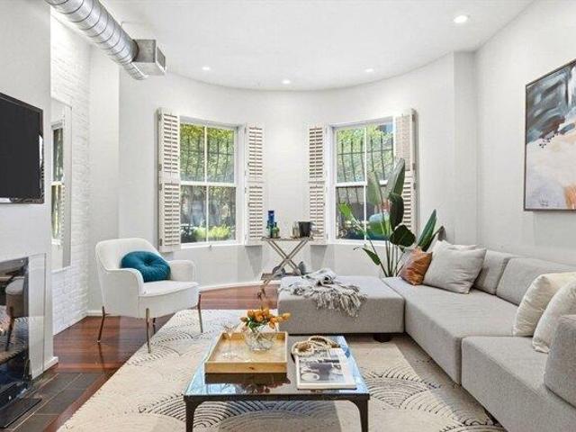condo with 3 bedroom, Boston MA ES104905240