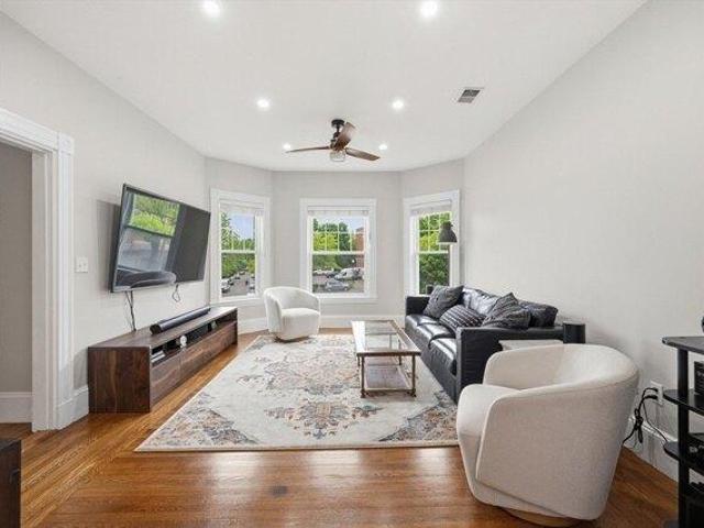 condo with 3 bedroom, Boston MA ES104115406