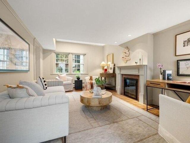 condo with 3 bedroom, Boston MA ES104297004