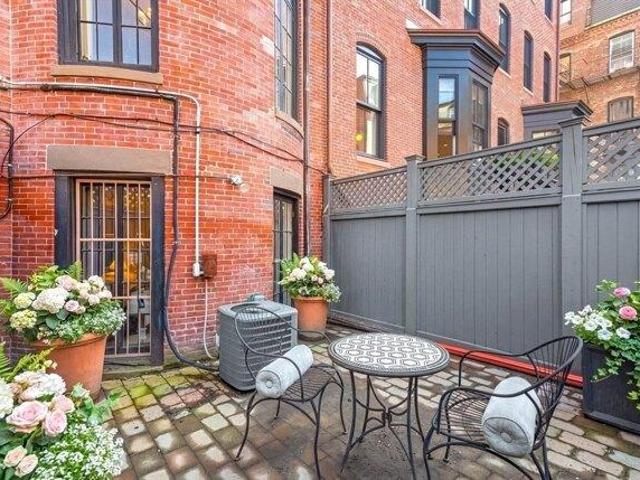 condo with 3 bedroom, Boston MA ES104331577