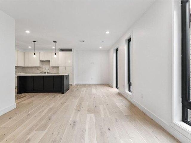 condo with 3 bedroom, Boston MA ES104351981