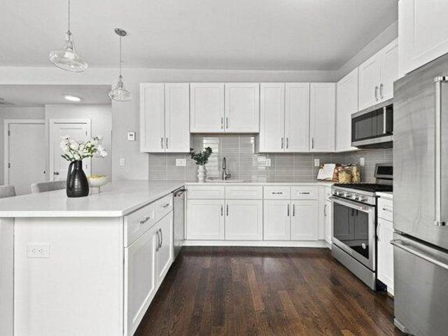 condo with 3 bedroom, Boston MA ES105440672