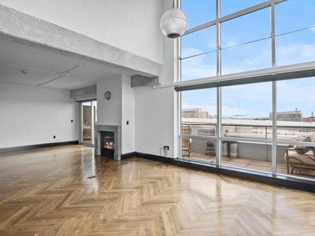 condo with 3 bedroom, Boston MA ES105059666
