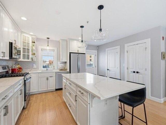 condo with 3 bedroom, Boston MA ES105060160