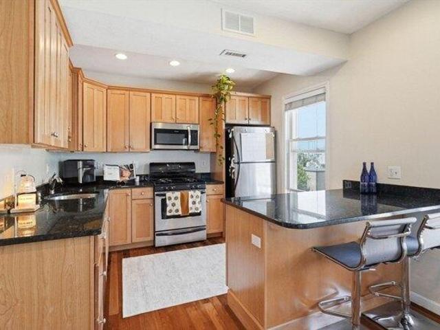 condo with 3 bedroom, Boston MA ES105060335