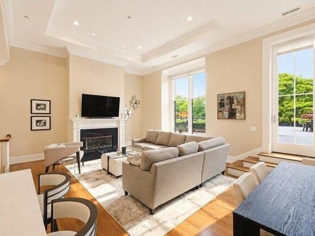 condo with 3 bedroom, Boston MA ES105061399