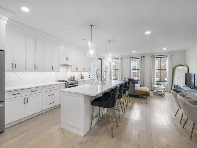 condo with 3 bedroom, Boston MA ES105081941