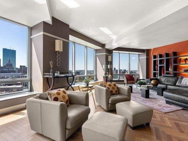 condo with 3 bedroom, Boston MA ES105096136