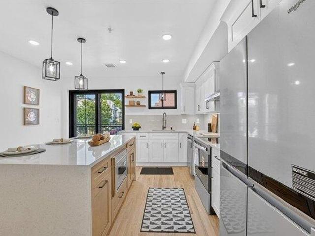 condo with 3 bedroom, Boston MA ES105105868