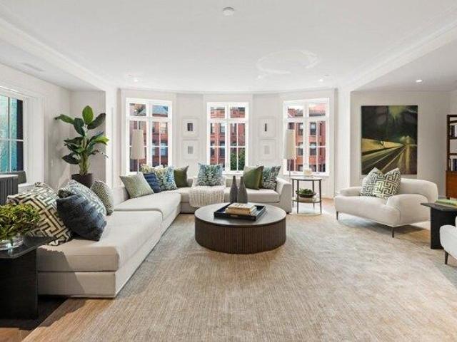 condo with 3 bedroom, Boston MA ES105116759