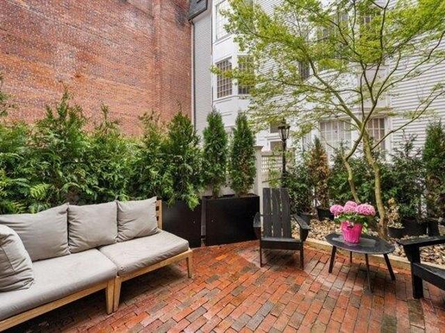 condo with 3 bedroom, Boston MA ES105117478