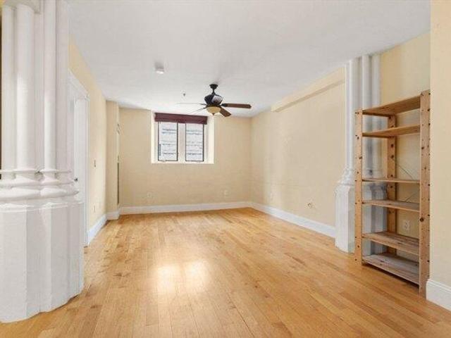 condo with 3 bedroom, Boston MA ES105156303