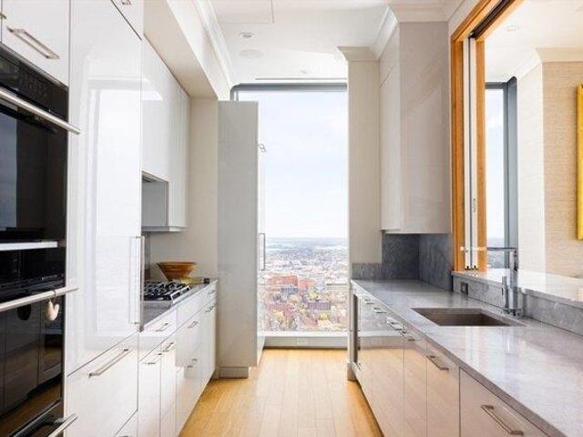 condo with 3 bedroom, Boston MA ES105158392