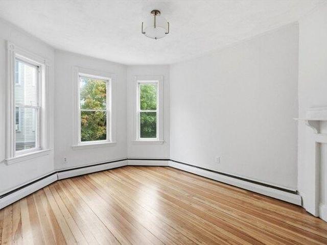 condo with 3 bedroom, Boston MA ES105189998