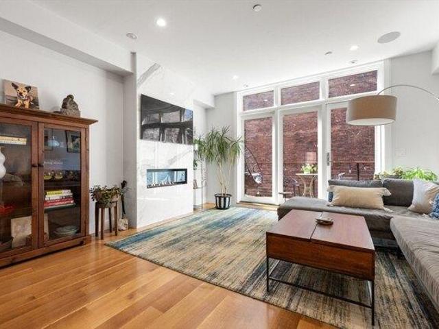condo with 3 bedroom, Boston MA ES105232808