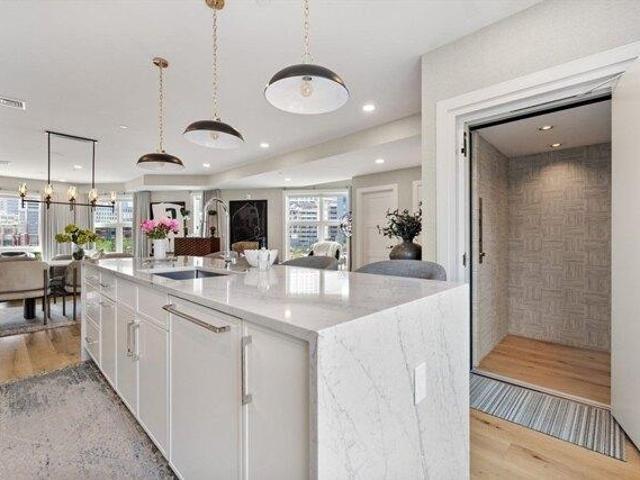 condo with 3 bedroom, Boston MA ES105233446