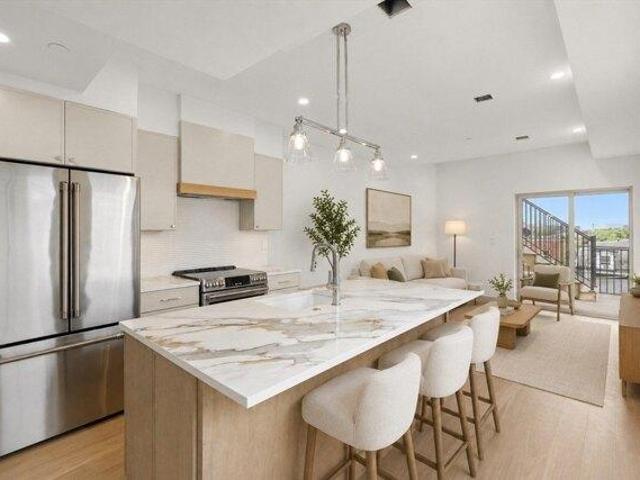condo with 3 bedroom, Boston MA ES105352963