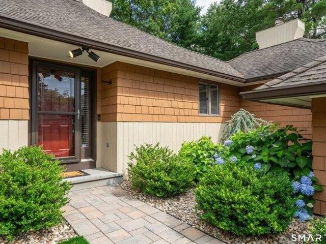 condo with 3 bedroom, Bloomfield CT DS104266464