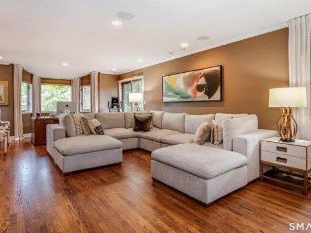 condo with 3 bedroom, Bloomfield CT ES104266464