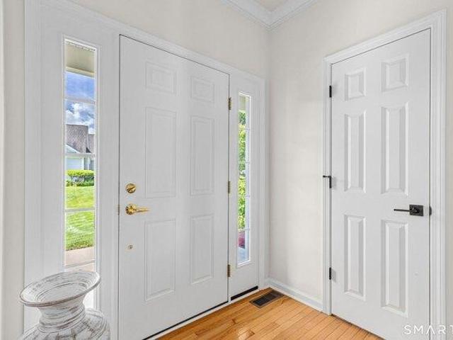 condo with 3 bedroom, Bloomfield CT ES104298057