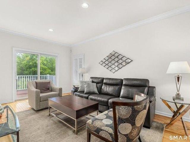condo with 3 bedroom, Bloomfield CT ES105231880