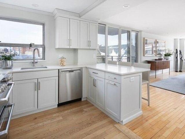 condo with 3 bedroom, Brookline MA DS102029042