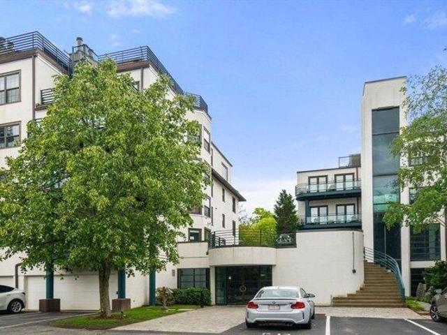 condo with 3 bedroom, Brookline MA DS103220211