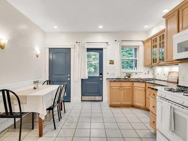 condo with 3 bedroom, Brookline MA ES105400871