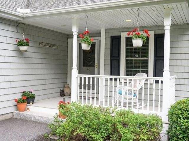 condo with 3 bedroom, Brunswick ME ES105117068
