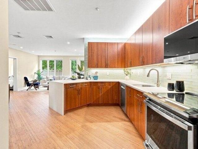 condo with 3 bedroom, Cambridge MA ES105114534
