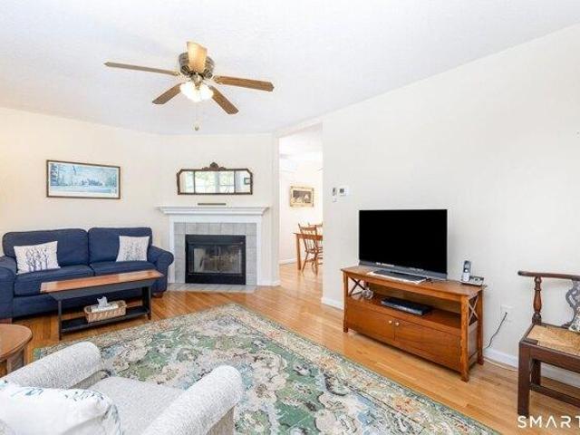 condo with 3 bedroom, Canton CT ES103158969