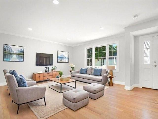 condo with 3 bedroom, Canton MA ES104791529