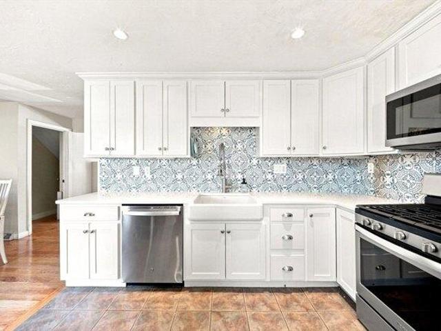 condo with 3 bedroom, Canton MA ES105094377