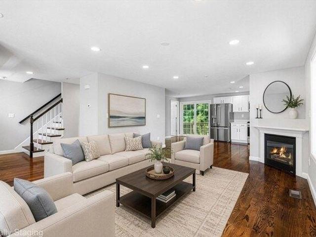 condo with 3 bedroom, Chelmsford MA ES105176206