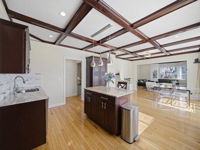 condo with 3 bedroom, Chelsea MA DLS102669362