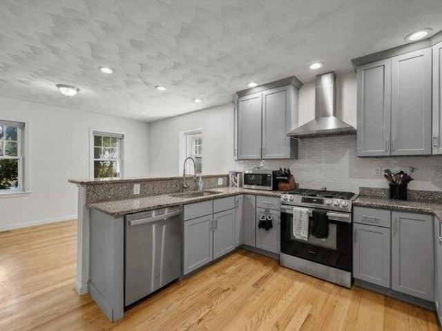 condo with 3 bedroom, Chelsea MA DS104236575