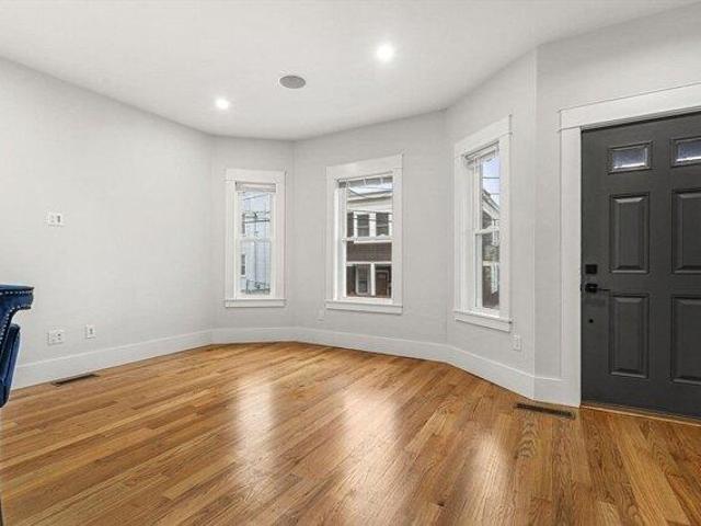 condo with 3 bedroom, Chelsea MA DS103662414